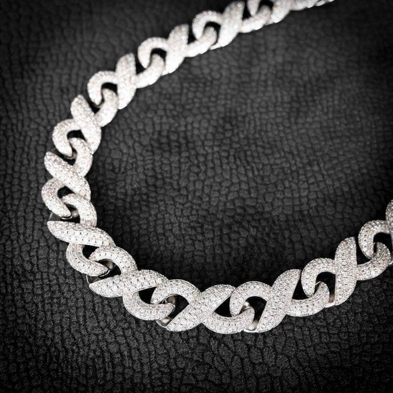 Infinity Cuban Link Chain in White Gold - Pres